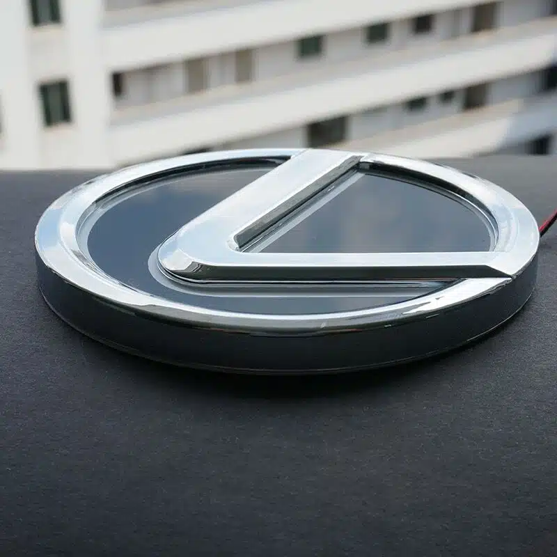 Lexus Light Up Emblem | CarLightsLogo