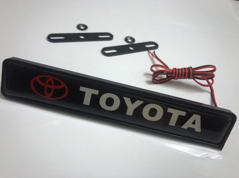 Illuminated Toyota LED Grill Emblem | CarLightsLogo