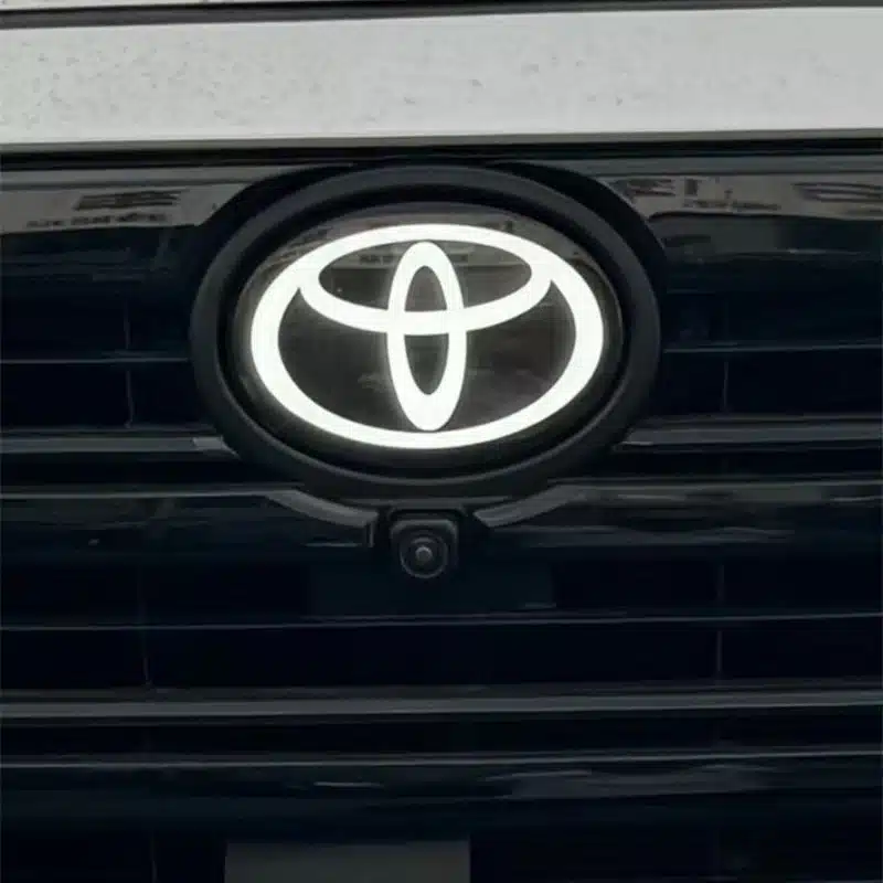LED Toyota Light Up Emblem | CarLightsLogo